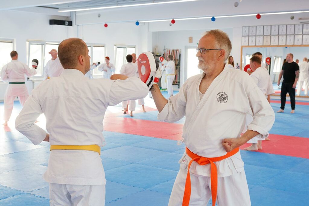 Karate für Erwachsene – in Bad Salzuflen » Karate Dojo Bad Salzuflen ...