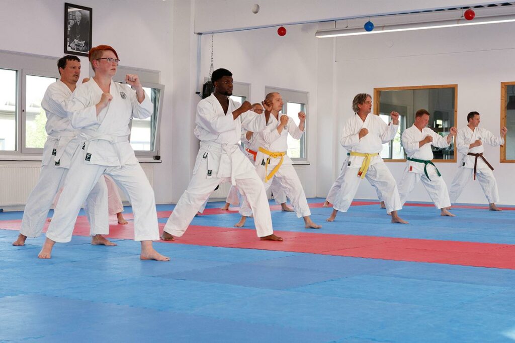 Karate für Erwachsene – in Bad Salzuflen » Karate Dojo Bad Salzuflen ...